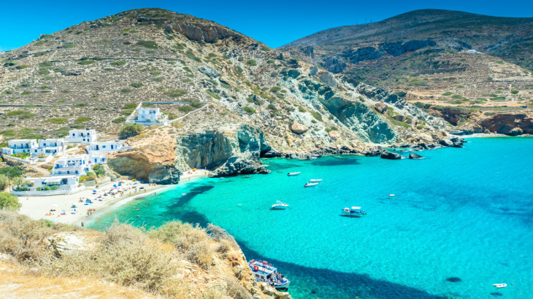 Τravel Off Path: Ποιο είναι το παραδεισένιο ελληνικό νησί που είναι ...