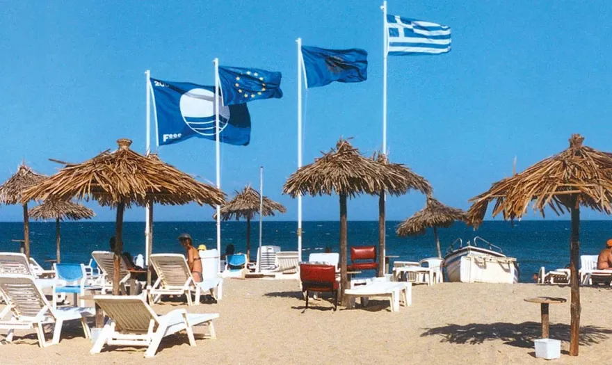 Γαλάζιες Σημαίες 2024: Δεύτερη παγκοσμίως η Ελλάδα με 625 βραβευμένα ...