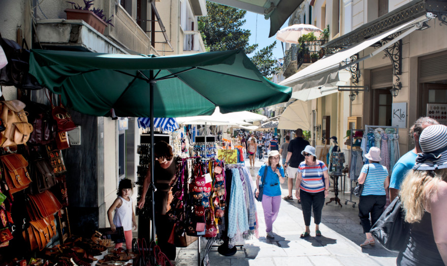 Η ΑΑΔΕ κρατάει τα κλειδιά για τις φοροελαφρύνσεις που επιδιώκει το ...