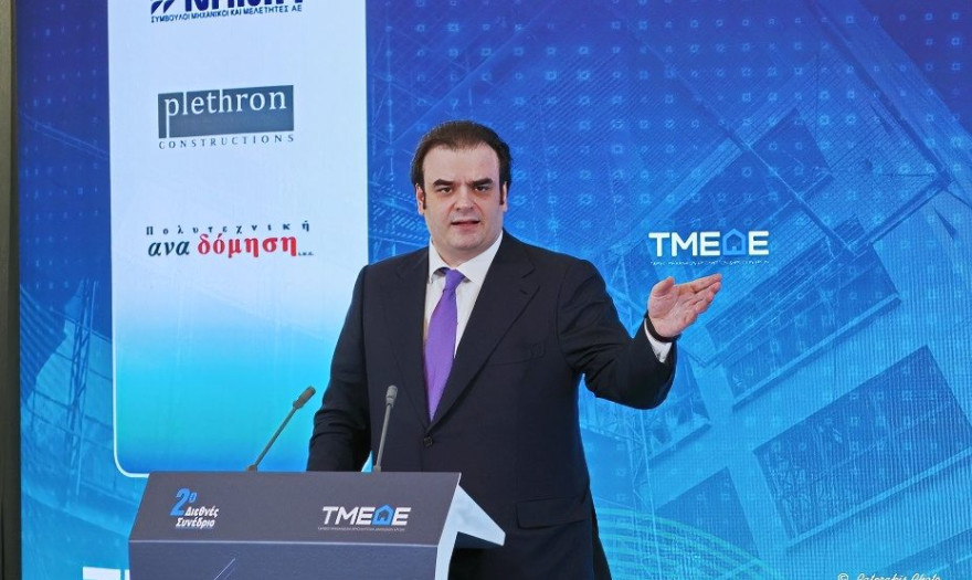 Πιερρακάκης: «Τα χρήματα δεν υπάρχουν, τα χρήματα γεννώνται, η ανάπτυξη ...