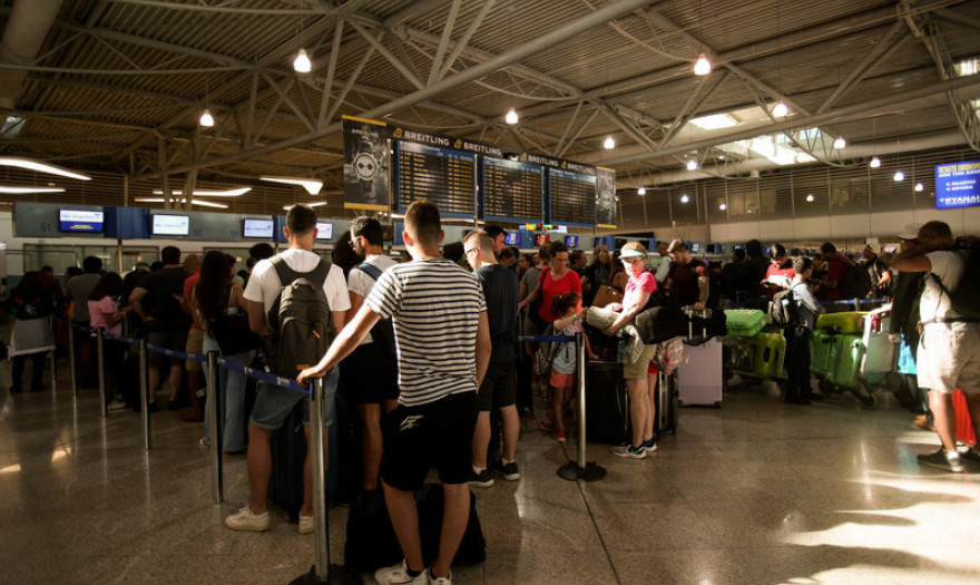 «Απογειώθηκε» η επιβατική κίνηση στα ελληνικά αεροδρόμια | Economistas.gr