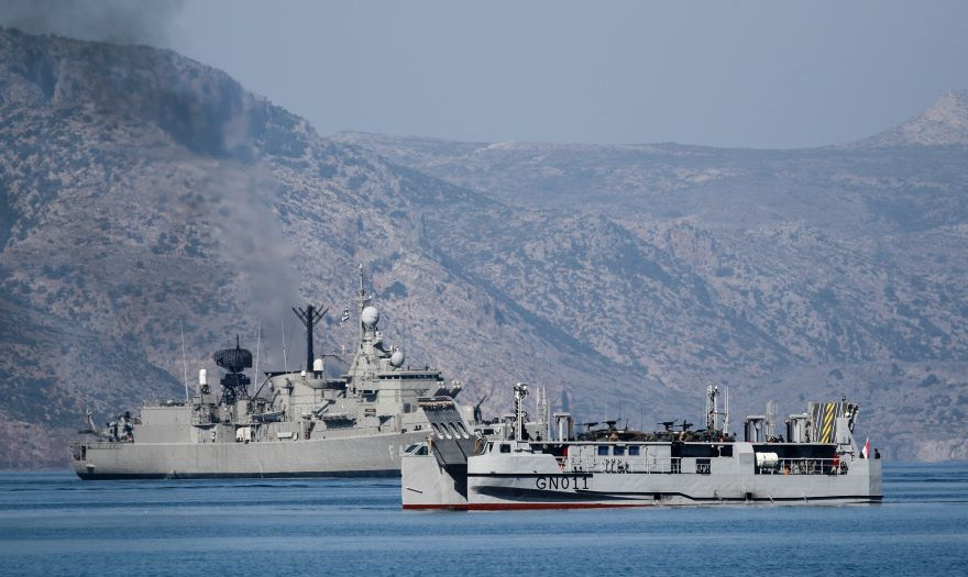 Σε ετοιμότητα οι Ένοπλες Δυνάμεις -19 τουρκικά πολεμικά πλοία στο ...